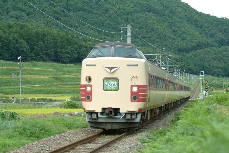 381系 しなの 木崎湖